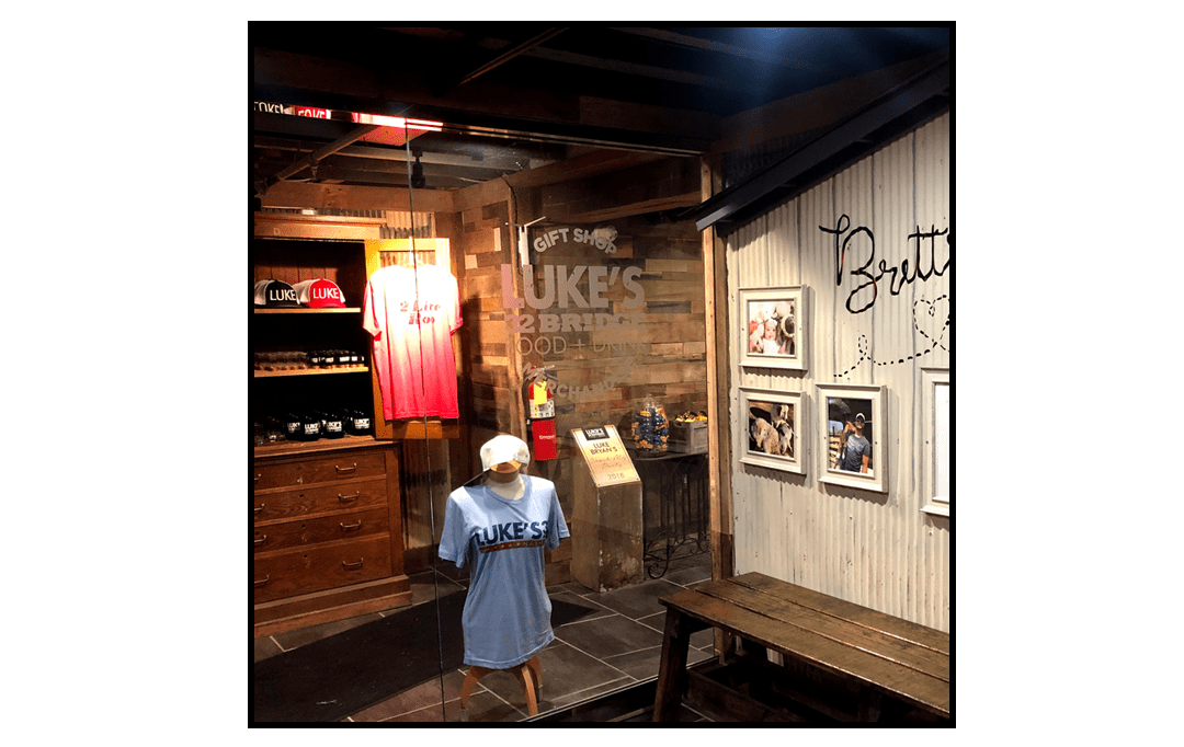 Home - LUKE'S 32 BRIDGE Food + Drink