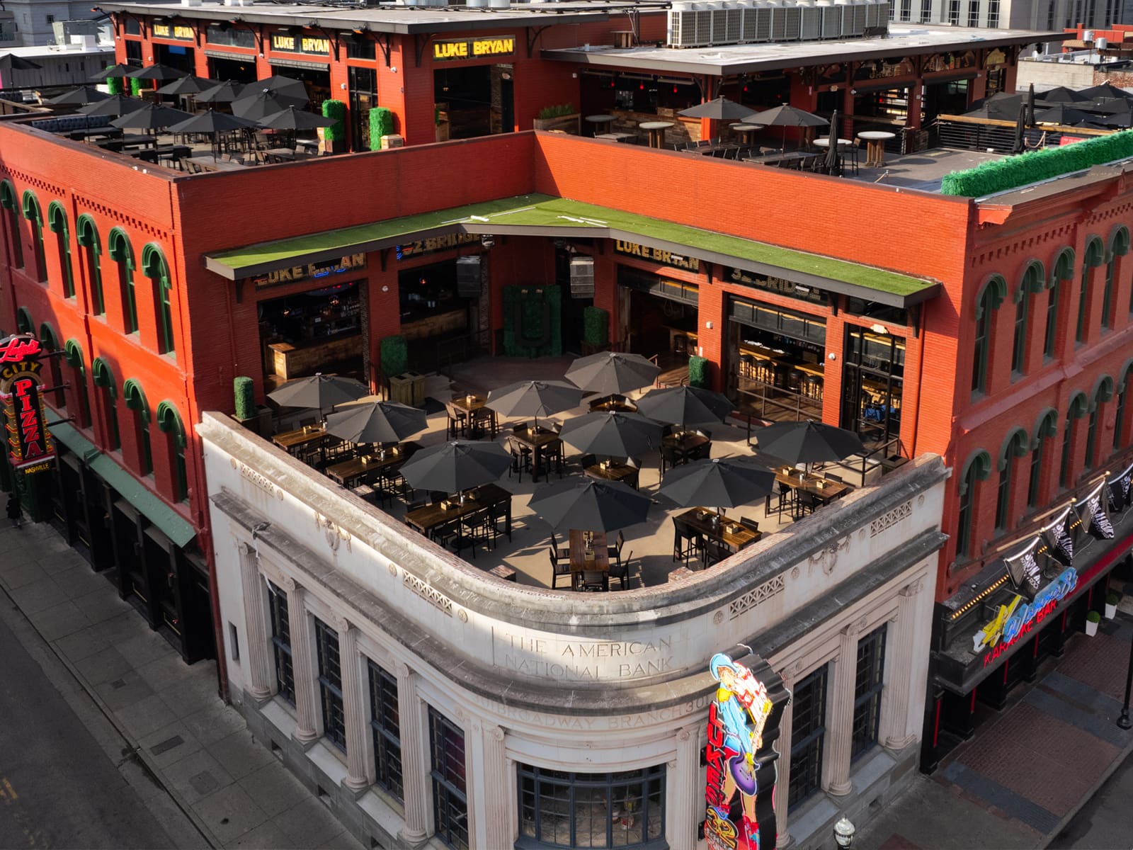 GALLERY - LUKE'S 32 BRIDGE Food + Drink